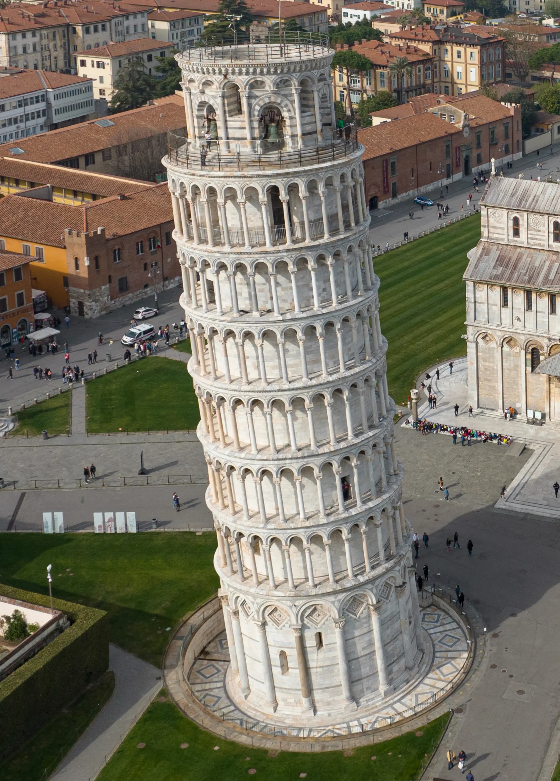 Pizza Tower Italia: La Historia De Una Tradición Deliciosa | Circolo Pizza